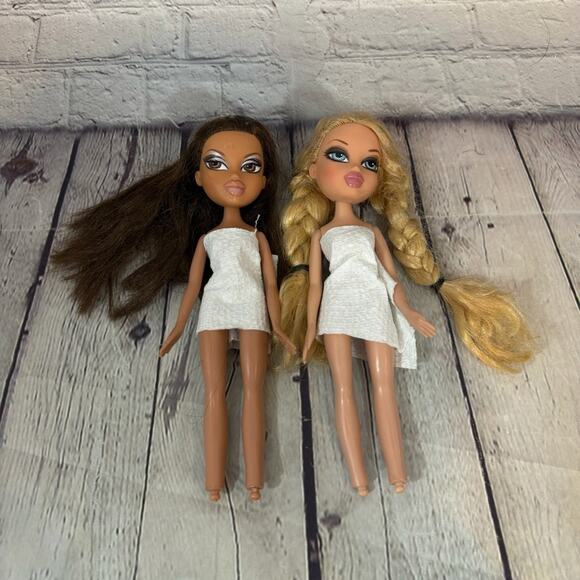 Bratz | Toys | Set Of 2 Bratz Dolls | Poshmark